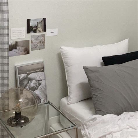 조그만 방에 내 취향을 담았다 무채색 3평 방 꾸미기 집꾸미기 스타일