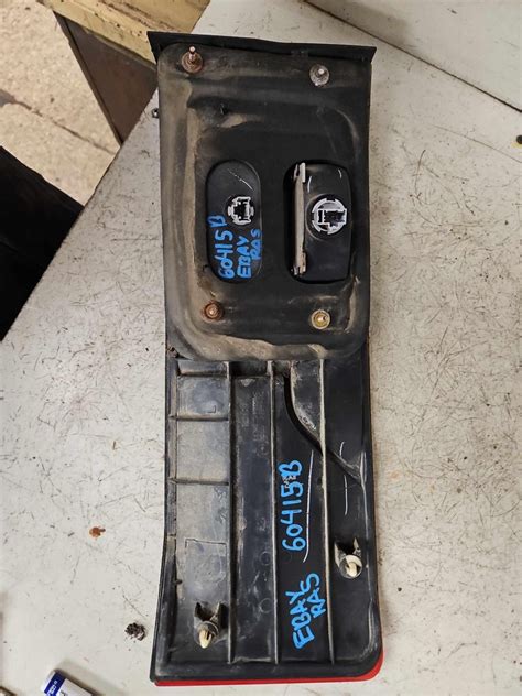 99 04 Honda Odyssey Left Tail Light Assembly Turning Signal Driver Side