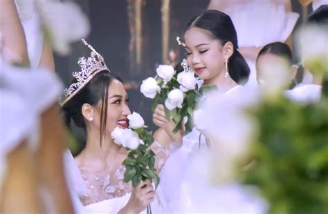 ប្រជាប្រិយ ពេជ្រ វត្តីសារ៉ាវឌ្ឍី នៅថៃកាន់តែល្បីខ្លាំងទៅៗ