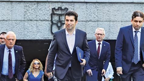 Източници на “Труд News” от “добрите сили” твърдят ППДБ готови за кабинет с ГЕРБ и гласове от