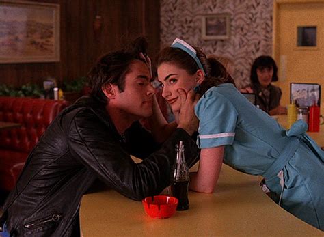 Shelly Johnson Madchen Amick Gif Wifflegif