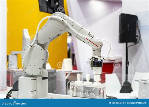 High Technology And Precision Robot Grip With Automatic Clamp Or Chuck For Catch Industrial