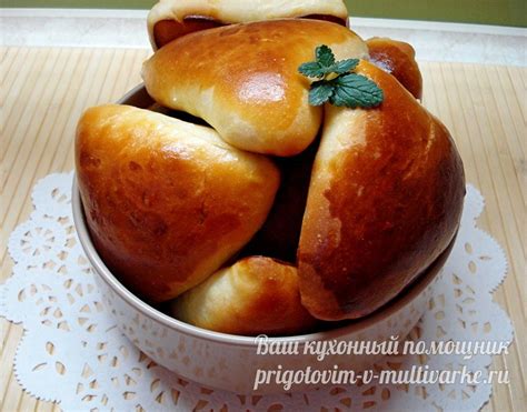 Пирожки с яйцом и луком