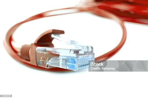 빨간색 네트워크 Lan 케이블 0명에 대한 스톡 사진 및 기타 이미지 0명 네트워크 연결 플러그 데이터 Istock