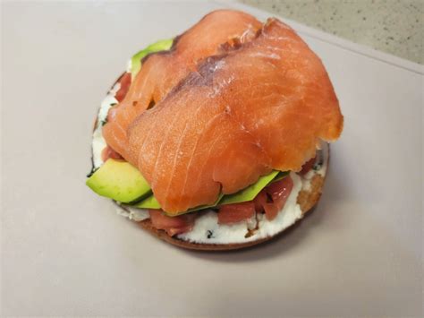 브런치로 즐긴 대파크림치즈를 넣은 훈제연어 베이글 만들기