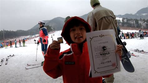 스노우플라우턴에서 바깥스키에 하중을 집중하며 안쪽스키를 긁어모아 스템턴까지 진행 하남 스키레슨 Youtube