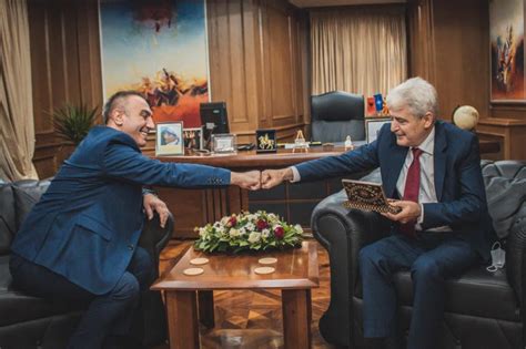 Груби На Ахмети му е потребен народот и на народот му треба Ахмети