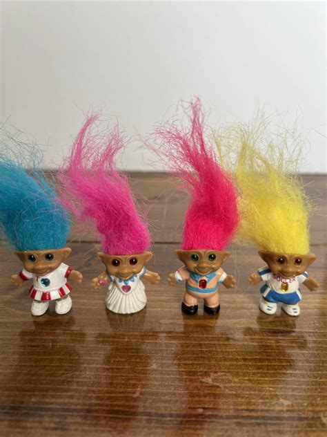 4 Rare Vintage Trolls Dolls Belly Jewelry Gems “t” “soccer” 1992 Ace
