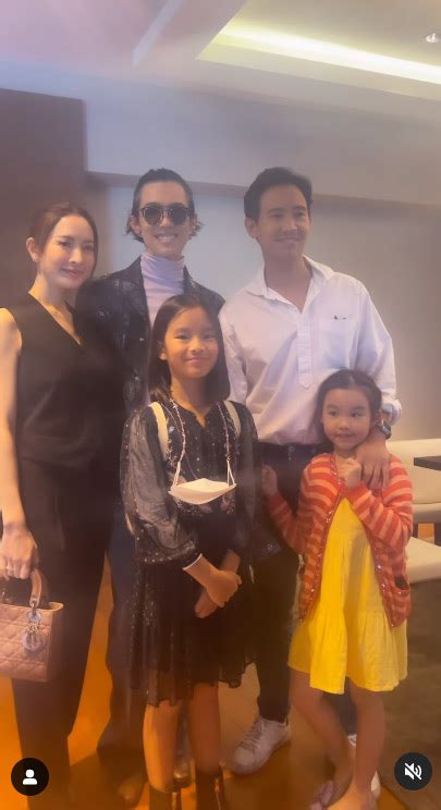 อัลบั้มภาพ ทิม พิธา แอฟ ทักษอร ลงรูปเซลฟี่คู่กัน ทำเอาหลายคนหวีดหนักมาก ชัดเลยจ้า ไปทำอะไร