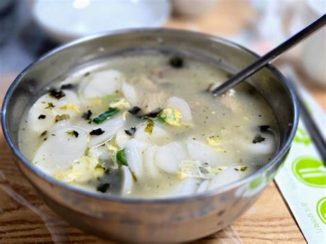 김혜리 현지인이 추천하는 전남여행 전남맛집 국내여행 떳다해🍓 별난딸기 습격사건 오늘도 전 딸기밭에서 딸기는 따진 ️ 열심히 배에 넣고 들고 왔답니다 해남에서