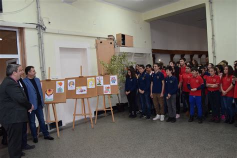 Министър Вълчев впечатлен от работата на Младежкия БЧК в СУ „Вичо Грънчаров” Regnews Net