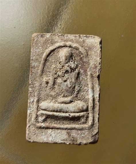 พระเนื้อผงรูปเหมือนหลังยันต์เนื้อผงน้ำมันหลวงพ่อพรหมวัดช่องแคปี2512 โจโฉพระเครื่อง