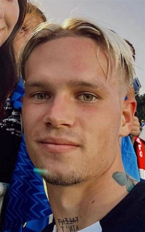 Pin By Karinaaa On Mudryk Soccer