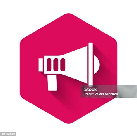 긴 그림자 배경으로 격리 된 흰색 메가 폰 아이콘 스피커 기호입니다 핑크 육각형 버튼 벡터 개념에 대한 스톡 벡터 아트 및 기타 이미지 Istock