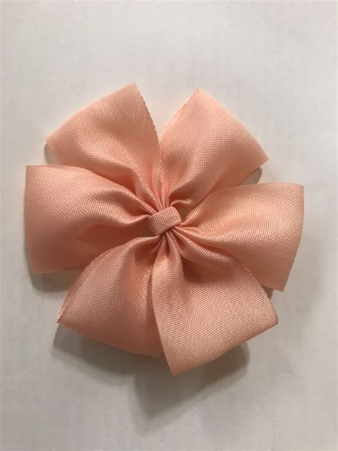 나비가 모여 꽃이 되다