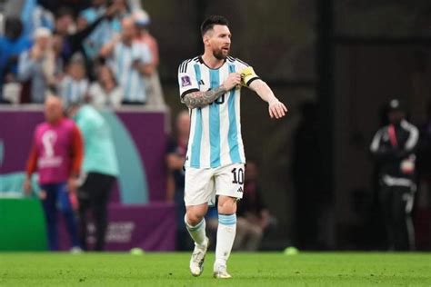 ميسي يتخطى باتيستوتا ويصبح أكثر هدافي الأرجنتين بكأس العالم الرياضة