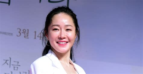 포토 엄지원 반짝반짝 피부 미인