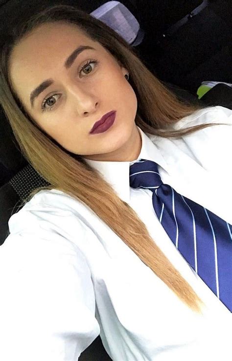 Pin On Guapas En Camisa Blanca