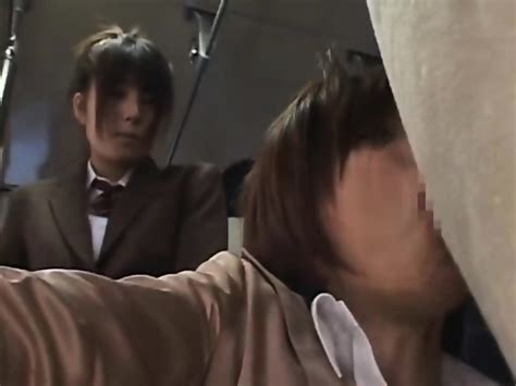 Женщина сосёт член а школьница смотрит Eporner