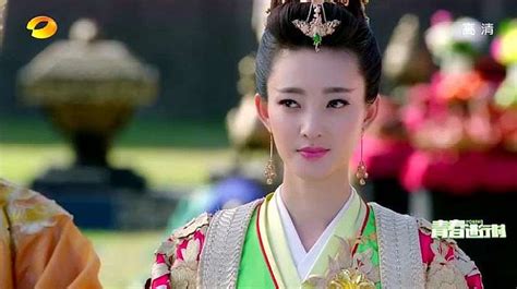 封神演义纣王当众之下让妲己坐在旁边皇后很没面子 影视 宫廷 好看视频