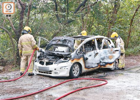 燒炭變燒車財困男獲救 東方日報