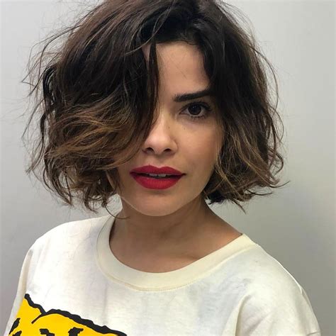 Maricarvalho Cabelos Curtos Com Mechas 60 Ideias Para Quem Quer Iluminar O Rosto