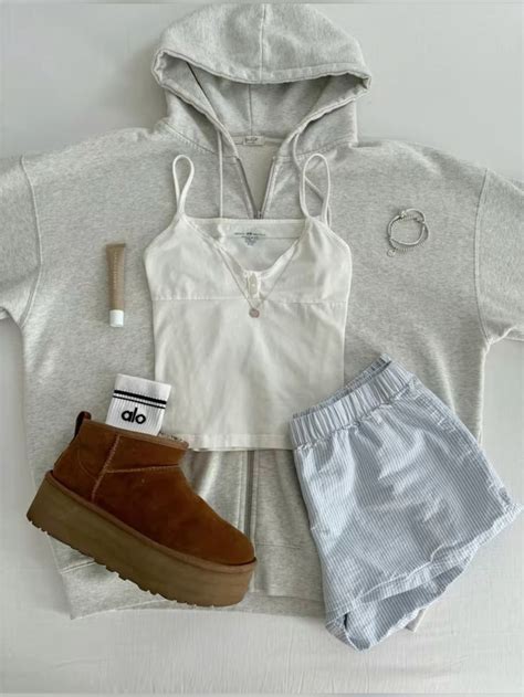 Pin By 𝓭 ᥫ᭡ On Pins By You Outfit Inspo Casual Casual Preppy Outfits Simple Trendy Outfits