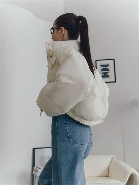 Объемная укороченная куртка на кнопках :: LICHI - Online fashion store