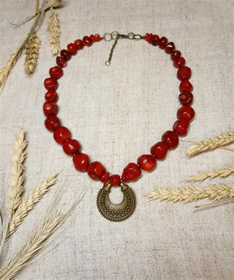 Намисто корал лунниця — ціна 1400 грн у каталозі Кольє і намиста Купити аксесуари за доступною