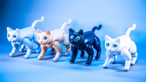 Interactive Robotic Cat Hits Kickstarter