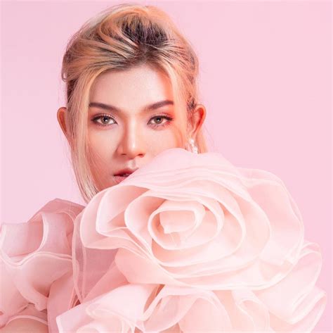 Vy ប្ដូរ Profile យកហេងមួយសិន សំរាប់ការវិលត្រលប់មកវិញ💚💚💚🔥 Facebook