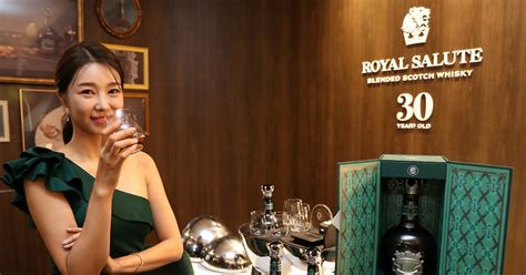 로얄샬루트 30년 스페셜 리추얼 키트 출시