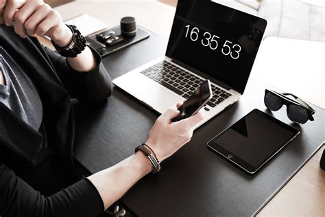 testing on real devices vs emulators and simulators in mobile development