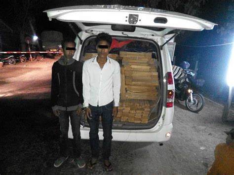 Dvb အင္းေတာ္တြင္ တရားမ၀င္သစ္မ်ား တင္လာသည့္ ကားႏွင့္ဆိုင္ကယ္မ်ား ဖမ္းမိ