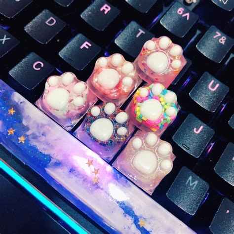 Keycap Chân Mèo Dạ Quang Trang Trí Bàn Phím Cơ Gaming Rút Gọn Link Shopee