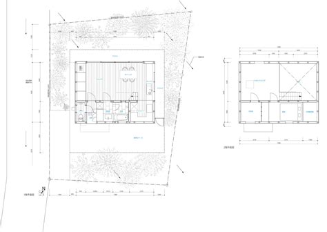 桐山啓一 Airhouseによる、愛知・名古屋市の「八事の家」。自然に囲まれた急傾斜の敷地。平地の無い状況での合理性も意図し、4本の鉄骨柱で支えるrc床の上に“木造の家”が載る構成を考案