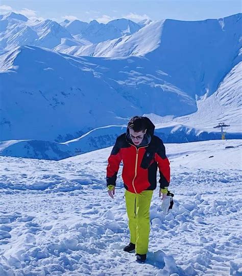 ნიკო კვარაცხელიას დედის მიმართვა იზა ომაძე ნიკო კვარცხელიას ვიდეოს აქვეყნებს ახალი ამბები