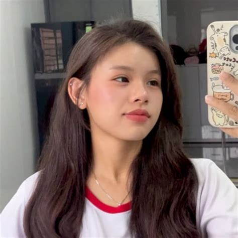 My Uyen Jasmine Uyn • Threads Say More