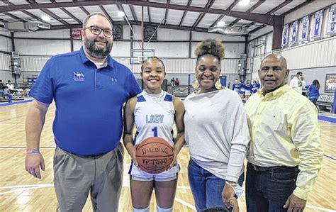 Taylor Scores 2000th Point Newberry Observer