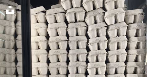 서로의 위에 쌓인 흰색 컵 무리 사진 Unsplash의 무료 회색 이미지