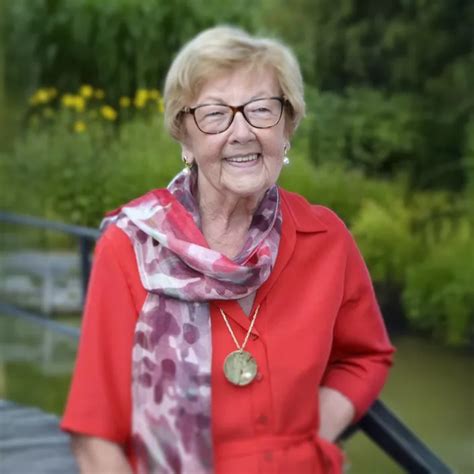 Ark Suzanne Van Holder