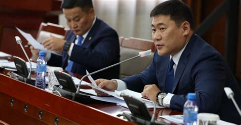 Ерөнхий сайд Л Оюун Эрдэнэ Түгжрэл бууруулах төлөвлөгөө хийхдээ олон нийтэд сонгох хувилбар