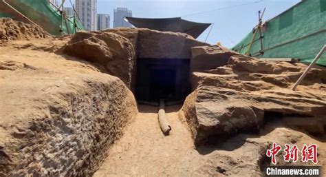 重庆新发现千年汉代崖墓 出土文物56件套