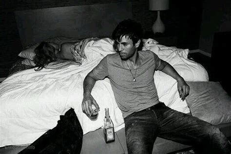 Enrique Iglesias Is Perfect Hot Enrique Iglesias Iglesias Photo To Video