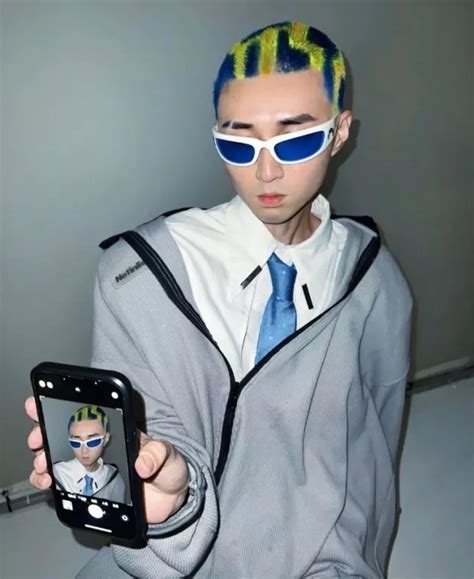 男生也能駕馭「y2k」潮流！備妥這 5 樣千禧單品，馬上帶出 90s 復古 Vibe！ Dappei 搭配 流行穿搭媒體