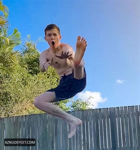 Hunter Reilly Feet Aznudefeet Men
