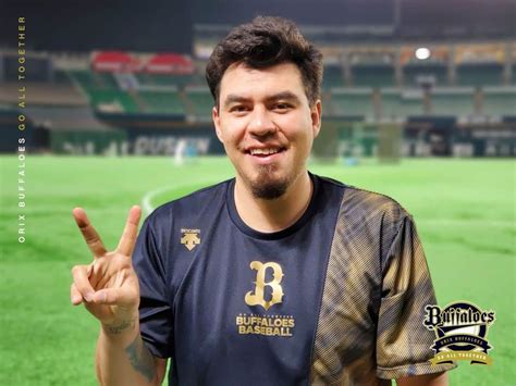 オリックス・バファローズさんのインスタグラム写真 オリックス・バファローズinstagram「自慢の長髪をバッサリ ️ チームメイトに