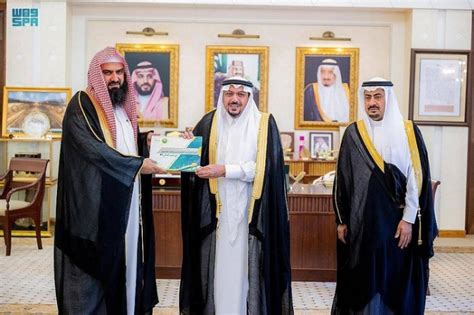 أمير القصيم يدشن حملة هيئة الأمر بالمعروف عليكم بسنتي جريدة المدينة
