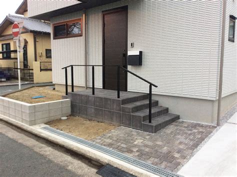 玄関ポーチの手すりと駐車場工事 浜松市 H様邸 浜松市磐田市 外構専門店 まろうど