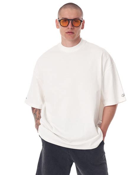 Busted Oversized T Shirt In White Martin Valen